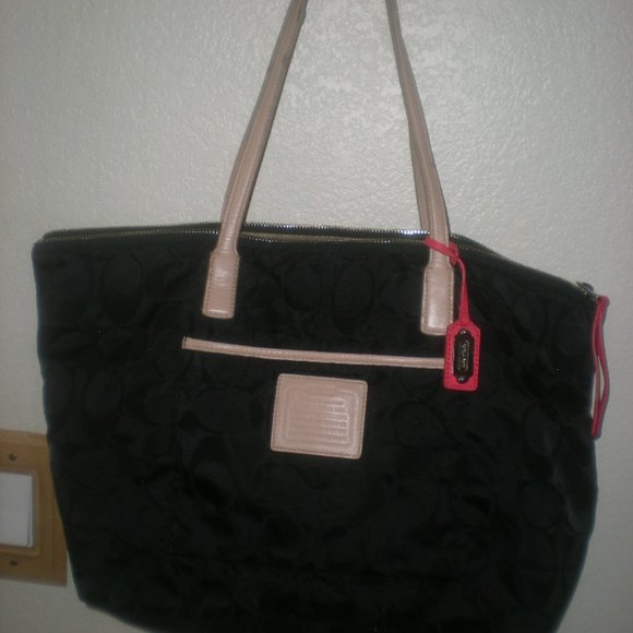 Coach | Bags | Coach Weekend Signature Nylon Zip Tote 24862 Black W ...